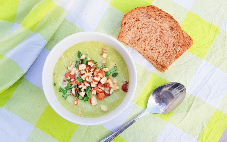 Romige bloemkool-prei soep - DuurzameKeuzes